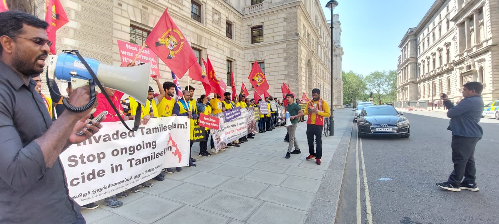 பிரித்தானிய வெளியுறவுத்துறை அலுவலகத்திற்கு முன்பாக நடைபெற்ற கண்டனப் ...