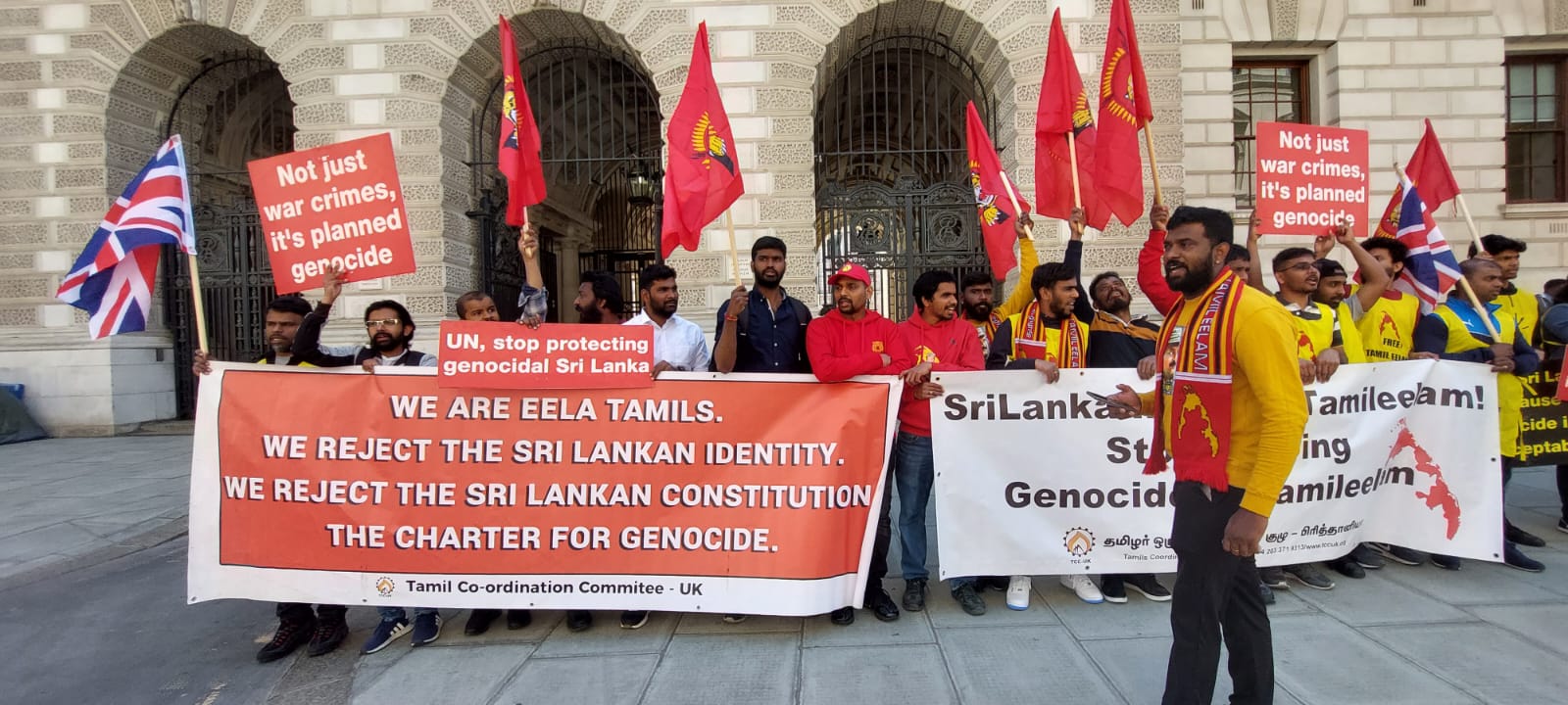 பிரித்தானிய வெளியுறவுத்துறை அலுவலகத்திற்கு முன்பாக நடைபெற்ற கண்டனப் ...